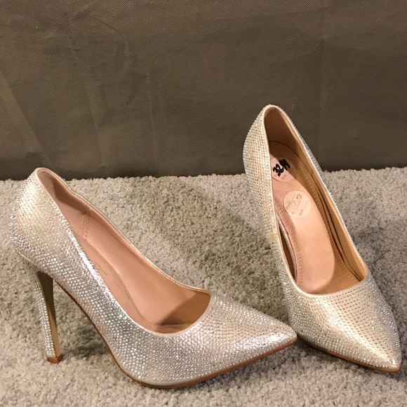 Vigo Fiore | Shoes | Figo Fiore Sparkling Pumps Only Four Pairs Left ...